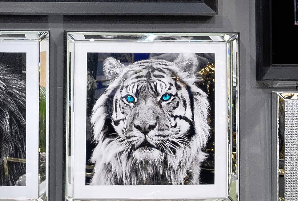 ALVINA - tavla med svartvit tiger, tigertavla, tiger tavla ram av ...